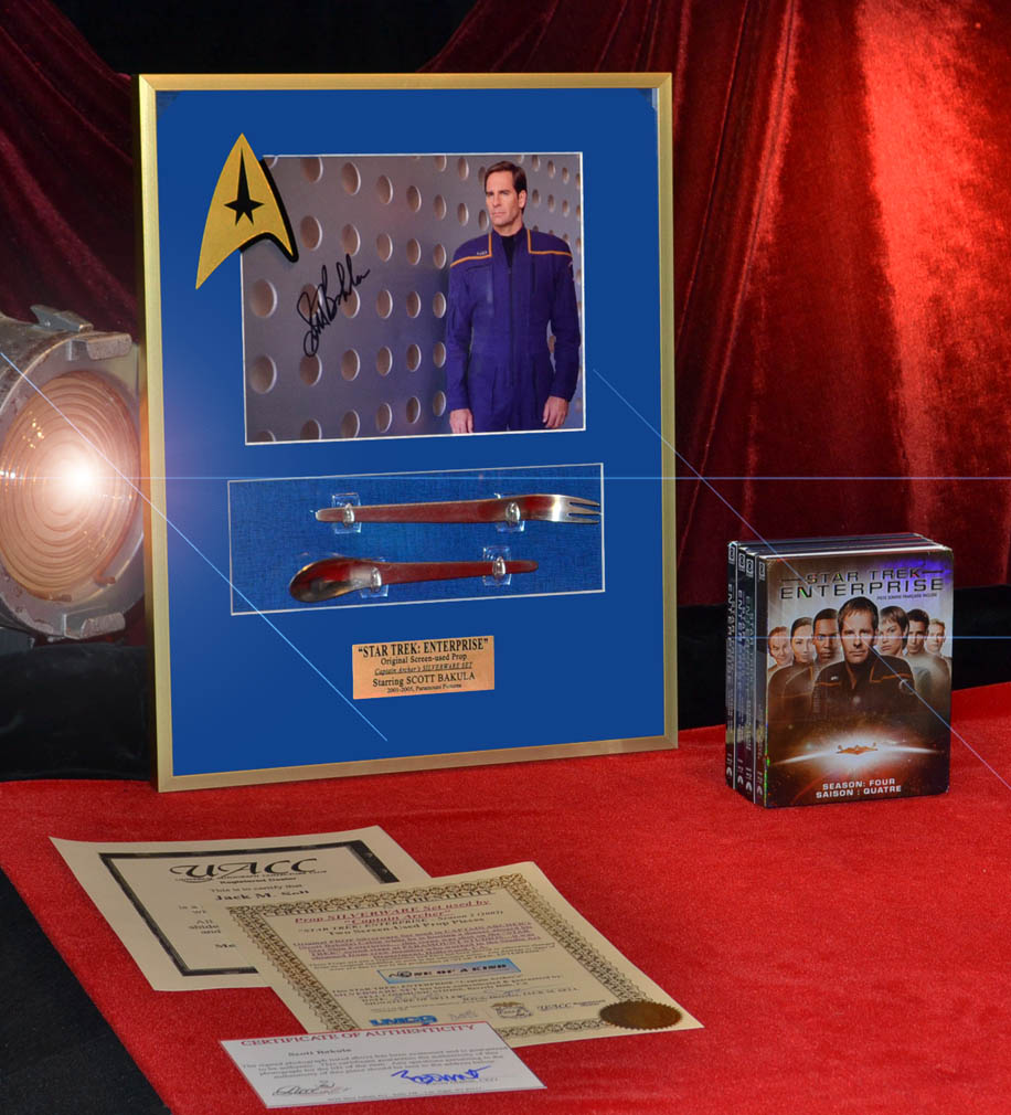 Купить Автографы STAR TREK Prop FORK & SPOON, Signed SCOTT BAKULA ...